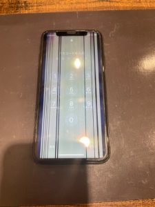 長岡京市 高台よりiPhoneX画面交換のご依頼です